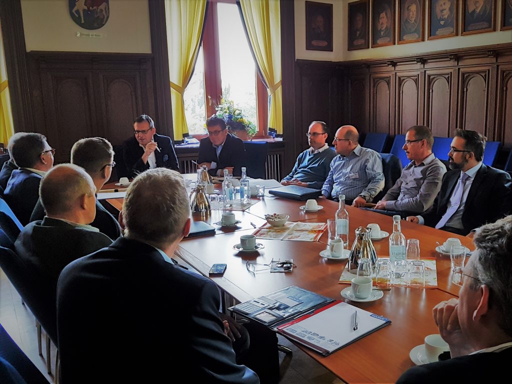 KHS Mainz-Bingen | Oberbürgermeister Feser und Bürgermeister Mönch im ...